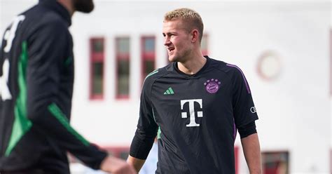 Breaking Bayern Munich Defender Matthijs De Ligt Suffers Mcl Injury In