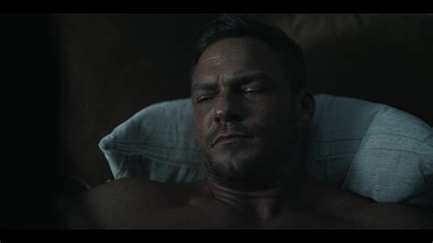Auscaps Alan Ritchson Shirtless In Reacher 2 06 New Yorks Finest