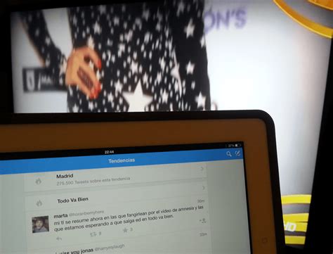 Ver la tele con el Twitter El mundo está loco