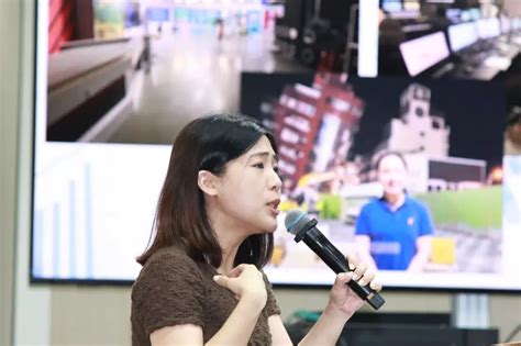立院又開打！徐巧芯、賴惠員「互勒脖」 吳思瑤在一旁嚇傻尖叫 政治快訊 要聞 Nownews今日新聞