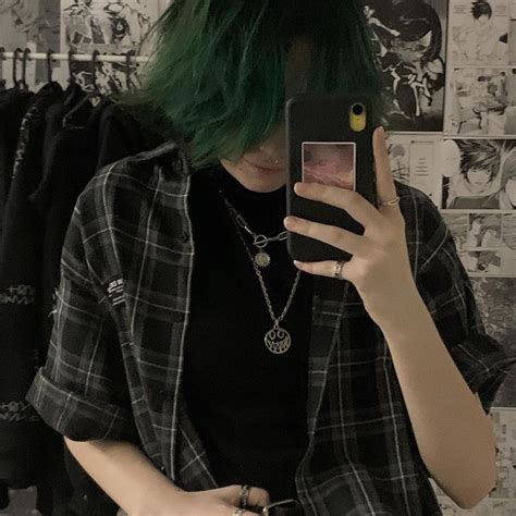 Pin de 크래커 en fllubiiiii Cortes de pelo Cortes de pelo emo Peinados