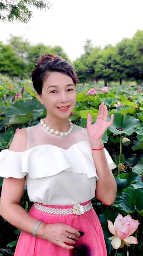 Li 荷其有幸，荷你相遇，為荷而來，因荷而醉⋯ Facebook