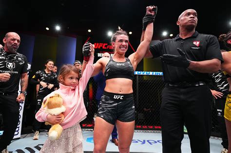 Ufc Vegas 101 Bonuses Mackenzie Dern Extends Submission Record To Earn Extra 50k Mma Fighting