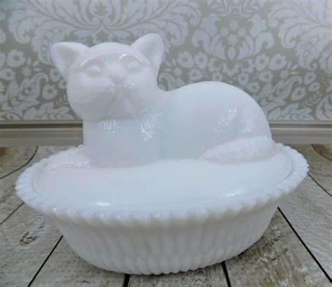 Westmoreland Glass Milk Glass Cat On Nest Kitty On Basket