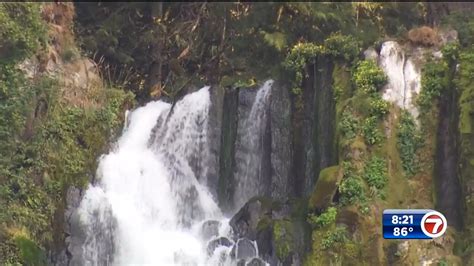 Hiker Dies After 100 Foot Fall In Oregons Columbia River Gorge Wsvn