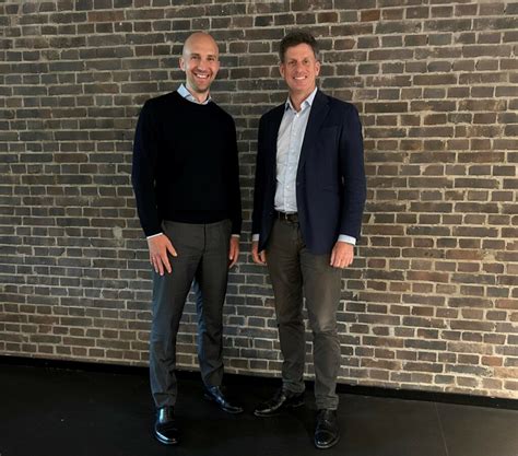 Pinktum Geschäftsführung Cfo Thilo Von Trotha übergibt An Dr Matthis