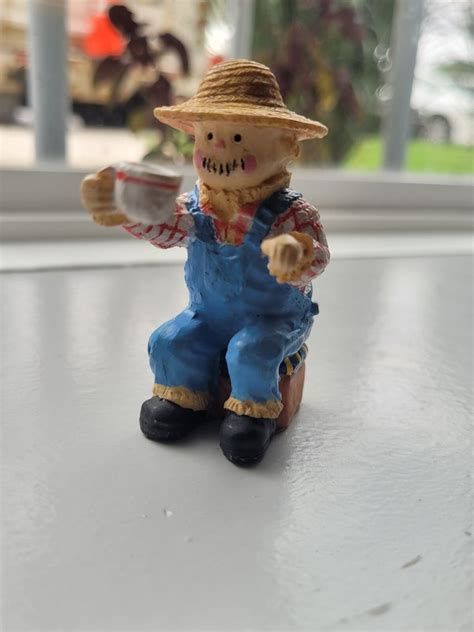 Mini Scarecrow Figurine Fall Seasonal Decor Oriental Trading Co Inc 25 Ebay