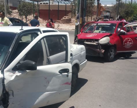 Choque En El Centro De Gómez Palacio Deja Una Mujer Y Una Menor Lesionadas