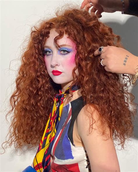 Chappell Roan Como A Cantora Tem Chamado A Atenção Com Seus Looks De