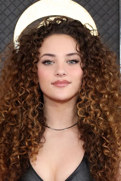 Sofie Dossi At 65th Grammy Awards In Los Angeles 02052023 Hawtcelebs