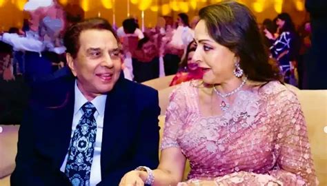 How Emotional Is Hema Malini On Her 44th Wedding Anniversary