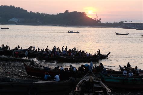 နေဝင်ဆည်းဆာ မြိတ်ဆိပ်ကမ်းအလှ ဓာတ်ပုံ
