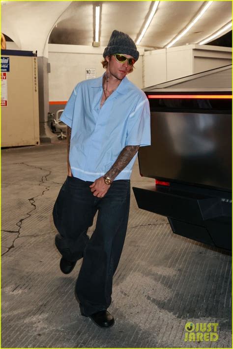 Justin Bieber Pregnant Wife Hailey Hold Hands During Late Night Dinner Date Photo 5053199