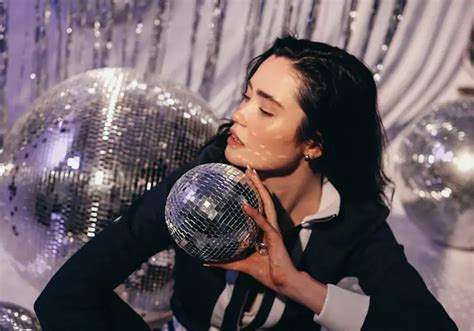 Hot Girls Have Hobbies Why Doing Stuff Is Cooler Than Posting Stuff