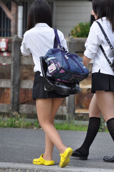 【画像】しっとり汗ばんでスケだすシャツjkたまらん Jkちゃんねる女子高生画像サイト