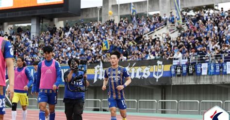 홍명보의 울산 17년 만에 정규리그 우승통산 3번째 별 품었다