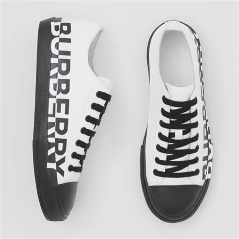 Burberry Burberry Logo