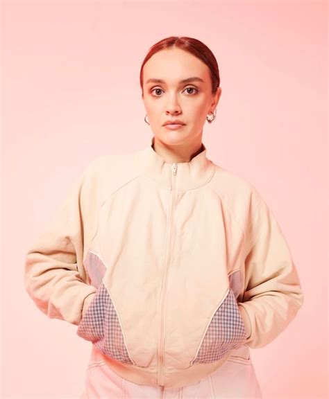 Olivia Cooke Debuts Monochrome Ease For Suki Dhanda X The Observer August 2025 • Celebmafia