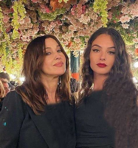 ملکه زیبایی شدن دختر مونیکا بلوچی در جذابیت از مادرش جلو زد عکس