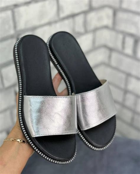 Шльопанці жіночі шкіряні стильні зручні шльопки багато кольорів розмір 36 41 — ціна 1049 грн у