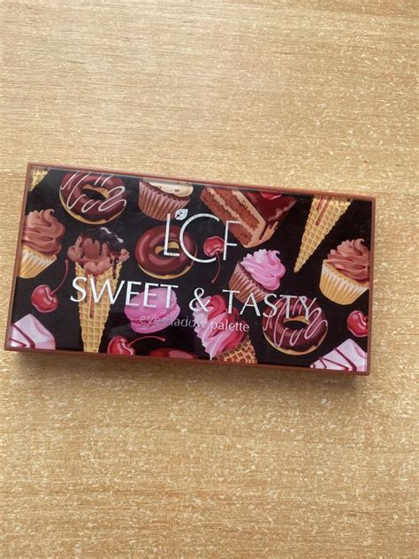 Палетка теней — цена 95 грн в каталоге Тени для век Купить товары для красоты и здоровья по