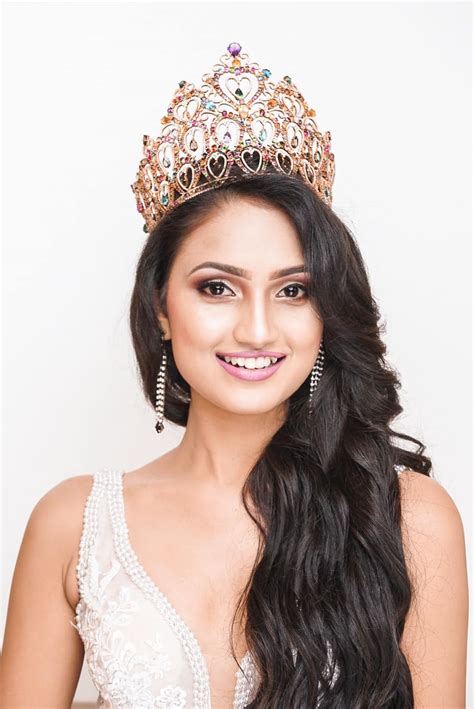 ඒ මානසික පීඩනය විඳින අය ඒක හොඳටම දන්නවා මංජිත නිසා ආදරයක පැටලුණු