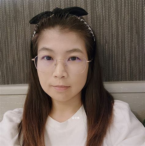 郭葉珍 我最近在接受一個專業訓練。其中一個訓練是：聽別人的痛苦時，先不能給意見。 先說說為什麼會有這個「先不能給意見」的訓練。 當一個人