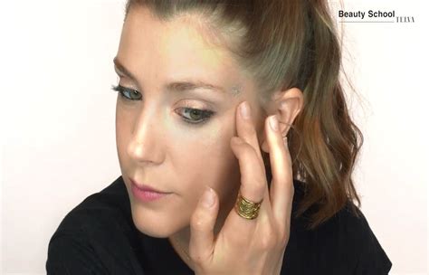 Maquillaje De Festival Con Glitter Tutorial En Beauty School