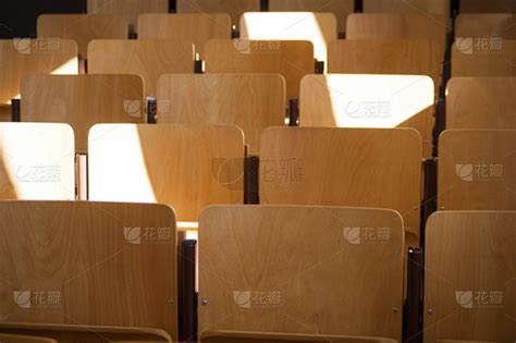 教室书桌高中学校建筑强迫性的小学演讲室选择对焦座位水平画幅智慧