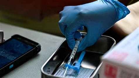 Cdc Vaccine Advisers Vote To Recommend Pfizer Moderna Covid 19