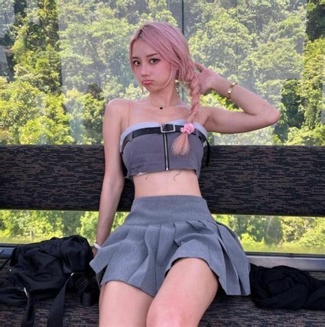 분홍머리 베트남 처자