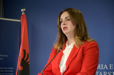 Ministrja Nagavci Ka Lëshime Teknike E Shkencore Në Tekstet Shkollore