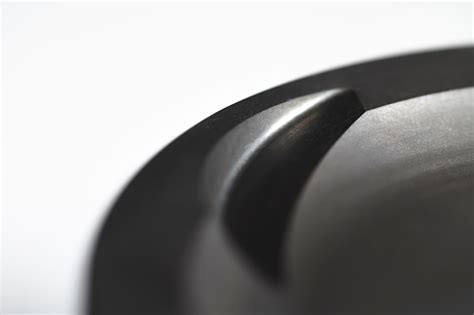 회색 배경에 내연 기관의 클로즈업 피스톤 엔진 수리를 위한 새로운 예비 부품 복구 배경 강철에 대한 스톡 사진 및 기타 이미지