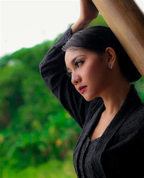 Sebelas Photo Lala Widi Kebaya Hijau Photoshoot Model Indonesia Model