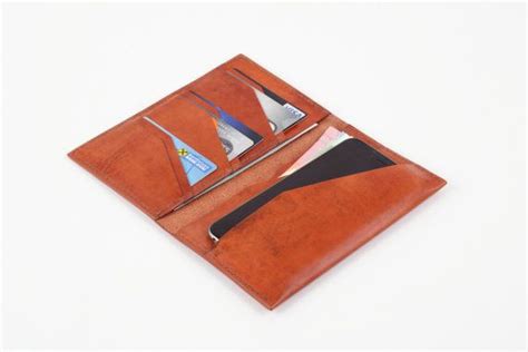 Classic Leather Travel Wallet Brown