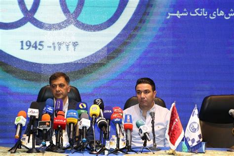 کریمی در مراسم معارفه نکونام پسر استقلال را برگرداندیمعکس ایمنا