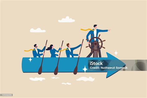 팀을 올바른 방향으로 이끄는 리더십 성공을 돕는 직원 팀워크 팀이나 회사가 앞으로 나아가도록 동기를 부여하는 관리자 사업가 관리자는 사람들을 이끌고 팀워크를 항해합니다