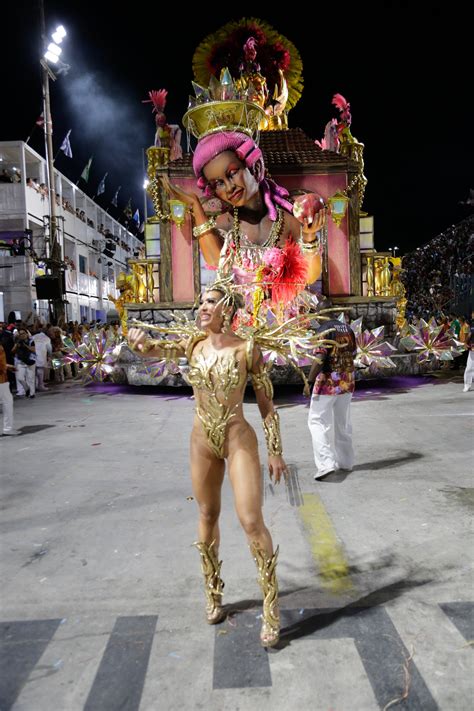 Rainhas E Musas Encantam No Segundo Dia De Desfiles Do Grupo Especial