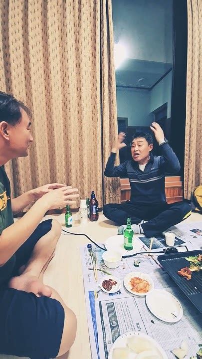 두남자토론무슨내용일까요심각한제스처노래어여어여넘어가다오 Youtube