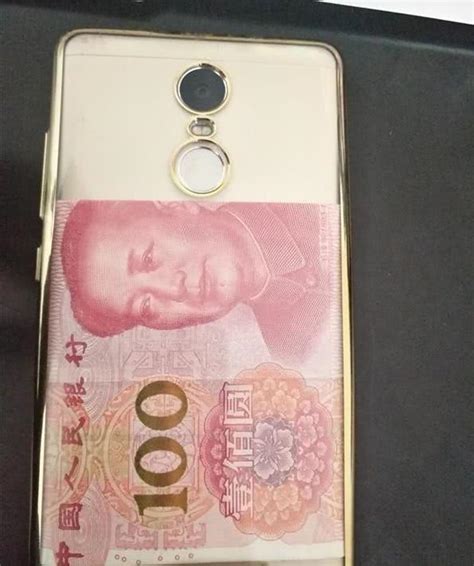 為什麼有人喜歡在手機殼後面塞錢？原因是什麼？ 每日頭條