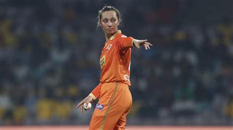 Cricket Grace Harris Guides Gujarat Giants To Wpl Playoffs