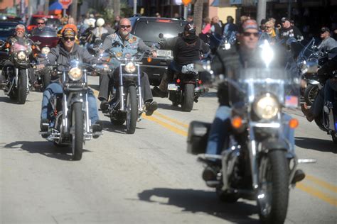 Harleys And Girls Pics From Bike Week At Daytona Beach Harley