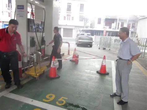绷紧安全弦，平安过“双节”！区商务委持续开展节前安全生产检查澎湃号·政务澎湃新闻 The Paper