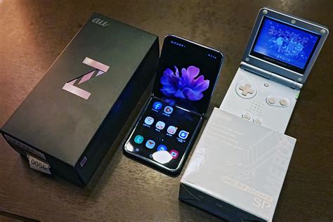 折りたたみスマホgalaxy Z Flipをあのゲーム機と比較してみる Engadget 日本版