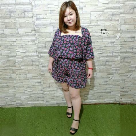 2blossom Clothes ราคา 350 บาท Set 2 ชิ้น จั้มสูทเกาะอก เสื้อคลุม