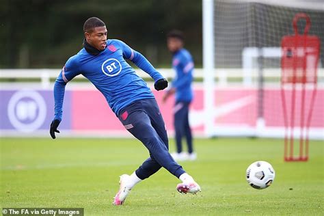 Lee Carsley Backs £23m Striker Rhian Brewster To Find Form With England