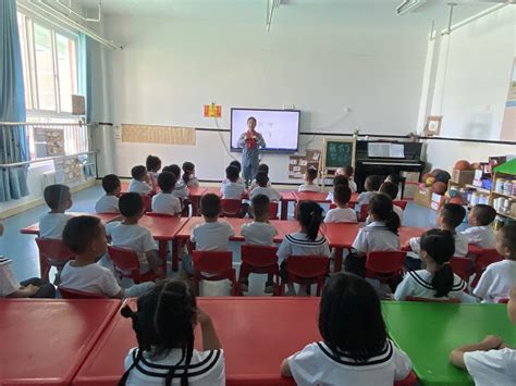 红领巾 系我心——白扬友谊幼儿园开展幼小衔接“我会系红领巾”活动 校园新闻 白水教育综合服务