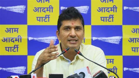 Aap ने की अल्पसंख्यक आयोग के चेयरमैन को हटाने की मांग Bjp सदस्य होने