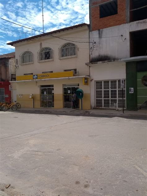Homens armados assaltam agência dos Correios e roubam pertences de