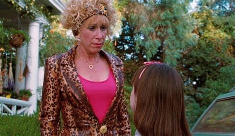 Matilda así luce Rhea Perlman la mamá de Matilda luego de 27 años